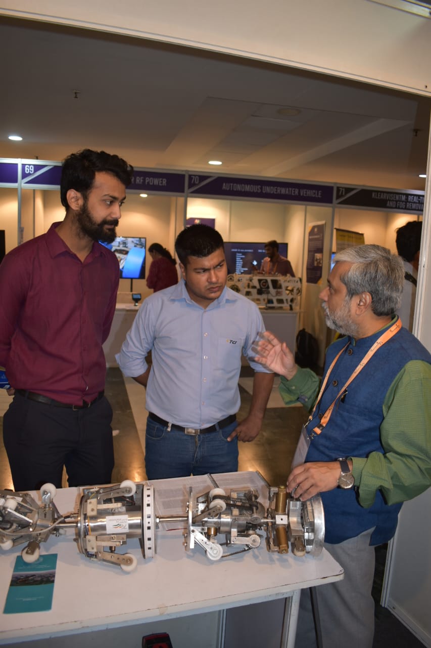 SMSS Lab showcases Pipe Health Monitoring Robot at IInvenTiv -2022, IIT ...